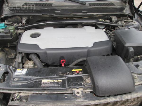 Blue Volvo XC90 2008 in Riga, with an engine capacity of 2.40 L and mileage of 352 thousand km for 4699 €, photo 9 on AUTOMOTO.COM.LV