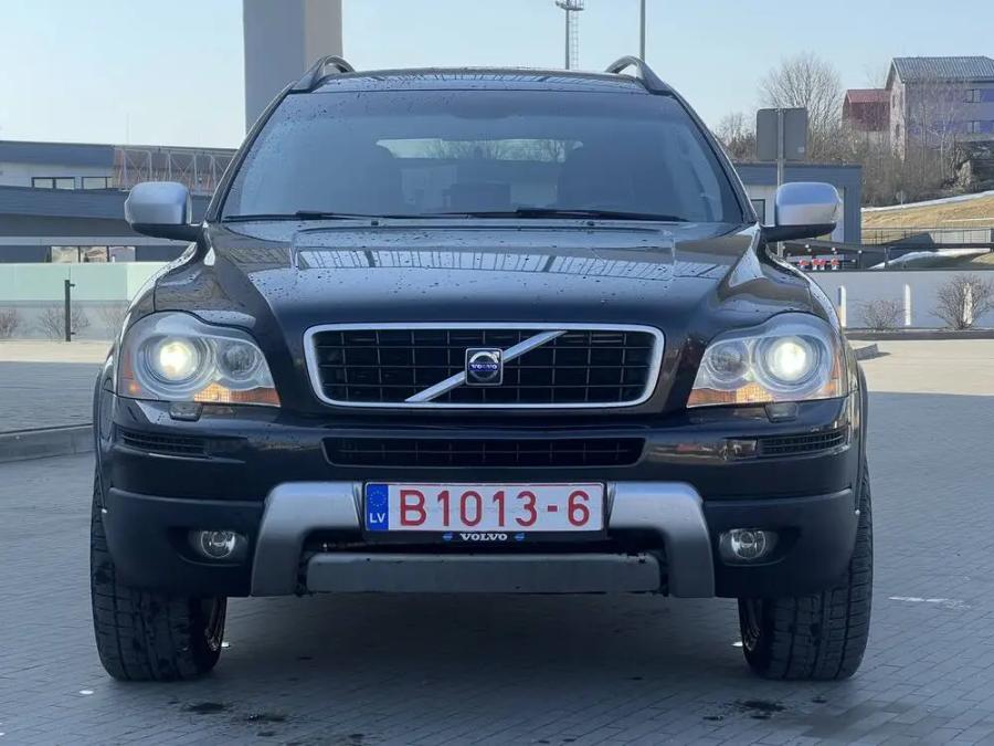 Zils Volvo XC90 2008 Rēzekne, ar dzinēja tilpumu 2.40 L un nobraukumu 269 tūkst. km par 6995 €, foto 1 vietnē AUTOMOTO.COM.LV