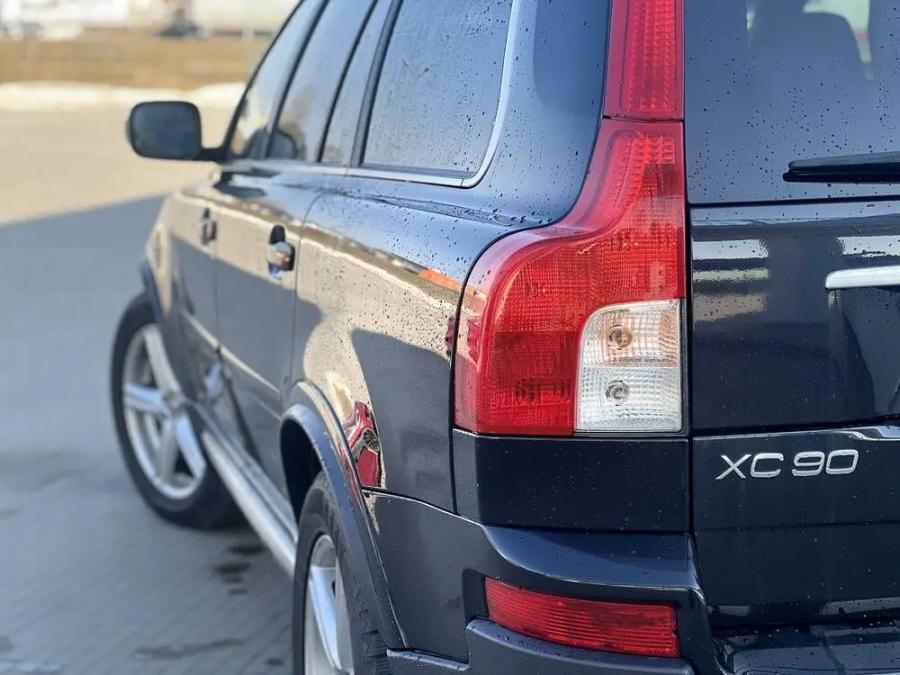 Zils Volvo XC90 2008 Rēzekne, ar dzinēja tilpumu 2.40 L un nobraukumu 269 tūkst. km par 6995 €, foto 8 vietnē AUTOMOTO.COM.LV