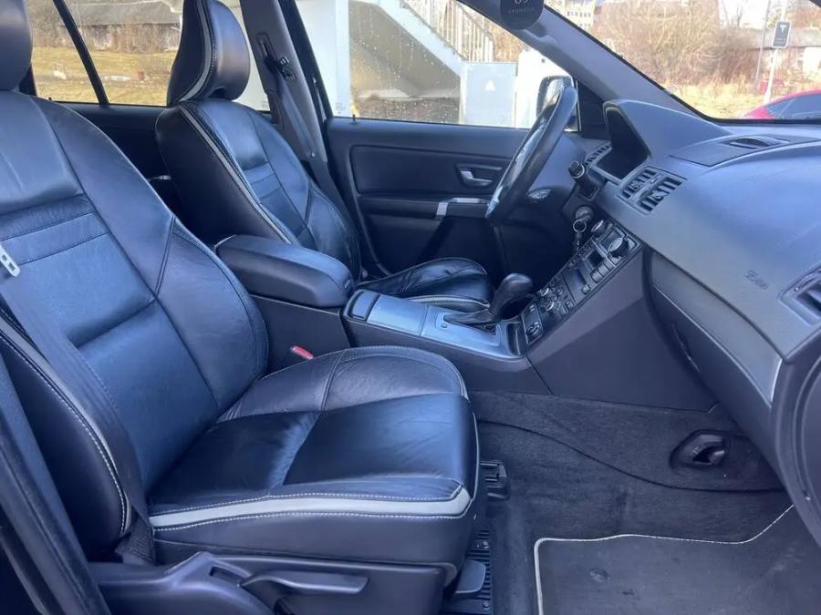 Zils Volvo XC90 2008 Rēzekne, ar dzinēja tilpumu 2.40 L un nobraukumu 269 tūkst. km par 6995 €, foto 11 vietnē AUTOMOTO.COM.LV