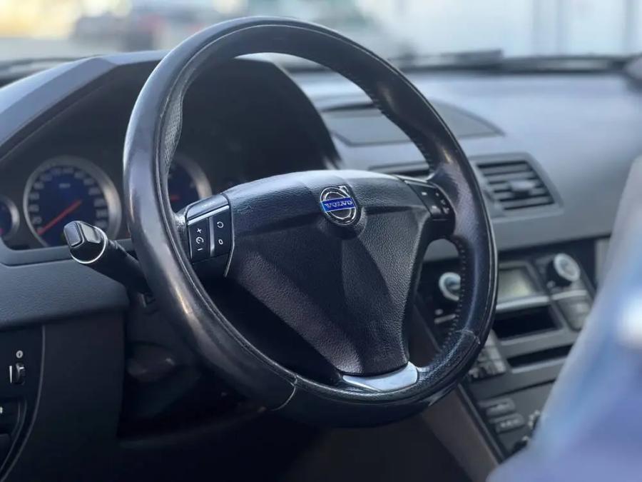 Zils Volvo XC90 2008 Rēzekne, ar dzinēja tilpumu 2.40 L un nobraukumu 269 tūkst. km par 6995 €, foto 14 vietnē AUTOMOTO.COM.LV