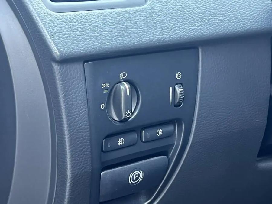 Zils Volvo XC90 2008 Rēzekne, ar dzinēja tilpumu 2.40 L un nobraukumu 269 tūkst. km par 6995 €, foto 19 vietnē AUTOMOTO.COM.LV