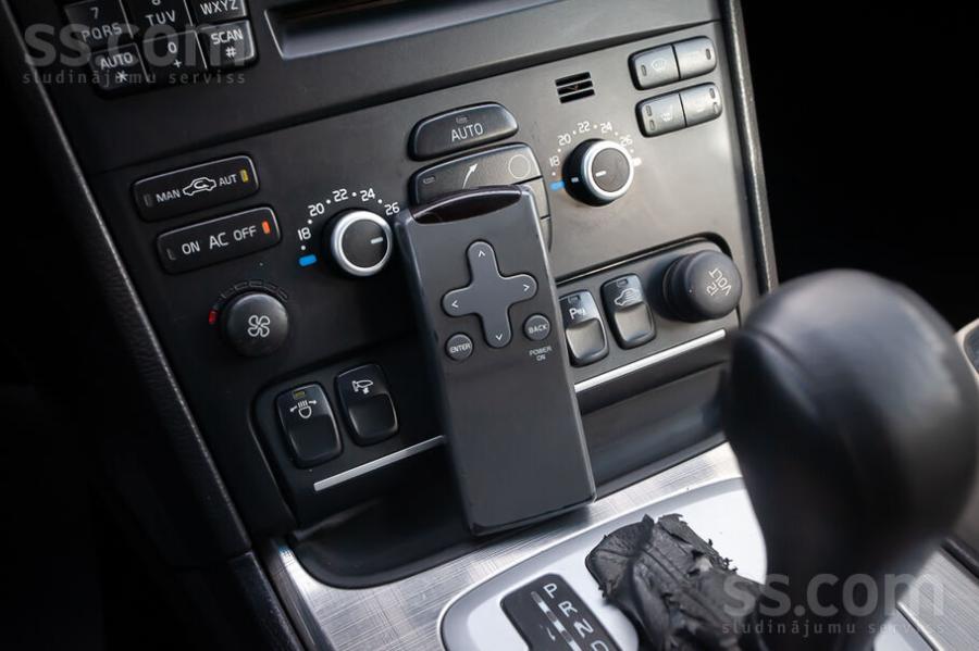 Zils Volvo XC90 2008 Tukums, ar dzinēja tilpumu 2.40 L un nobraukumu 470 tūkst. km par 3290 €, foto 16 vietnē AUTOMOTO.COM.LV