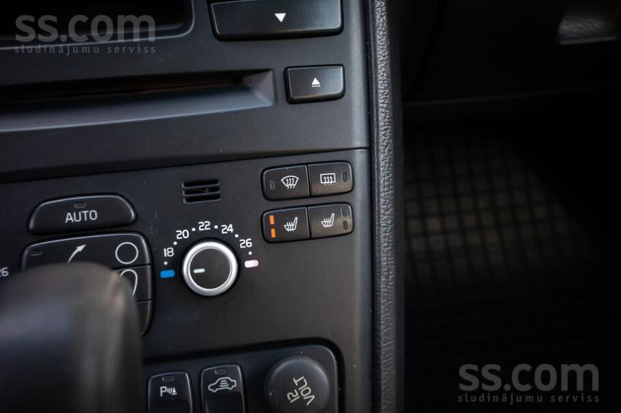Zils Volvo XC90 2008 Tukums, ar dzinēja tilpumu 2.40 L un nobraukumu 470 tūkst. km par 3290 €, foto 25 vietnē AUTOMOTO.COM.LV