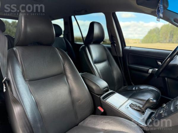 Blue Volvo XC90 2008 in Ogre, with an engine capacity of 2.40 L and mileage of 269 thousand km for 5800 €, photo 8 on AUTOMOTO.COM.LV