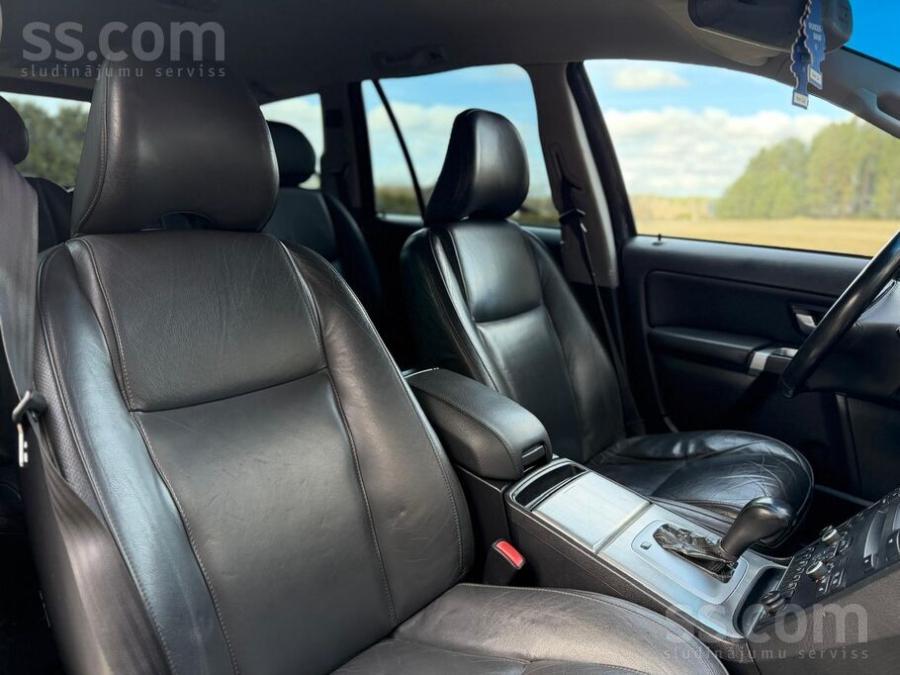 Zils Volvo XC90 2008 Ogre, ar dzinēja tilpumu 2.40 L un nobraukumu 269 tūkst. km par 5800 €, foto 9 vietnē AUTOMOTO.COM.LV