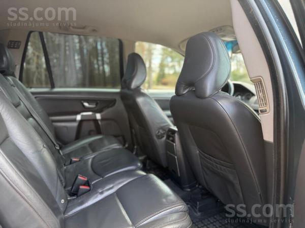 Blue Volvo XC90 2008 in Ogre, with an engine capacity of 2.40 L and mileage of 269 thousand km for 5800 €, photo 9 on AUTOMOTO.COM.LV