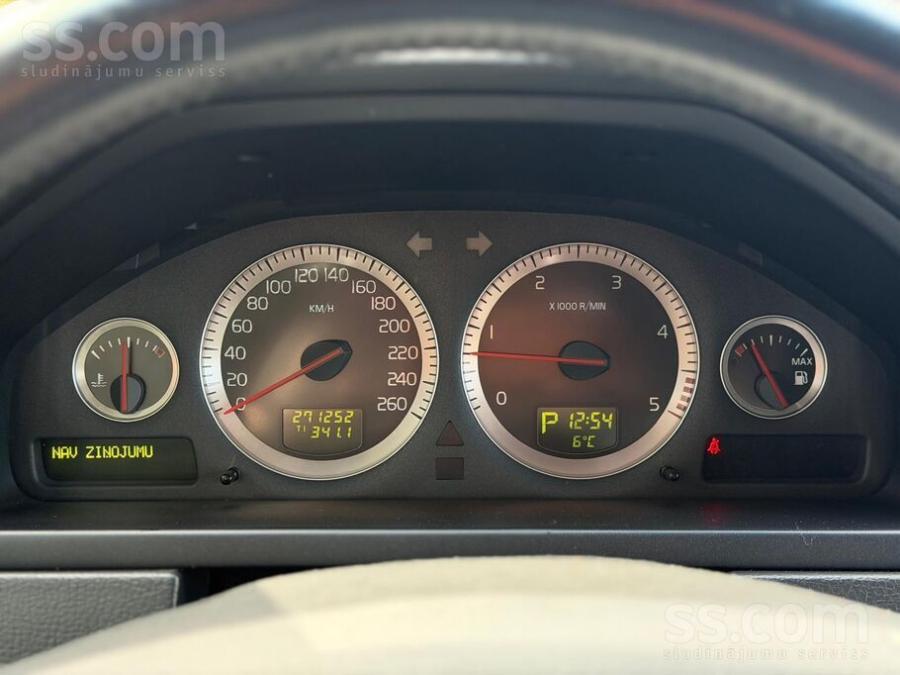 Zils Volvo XC90 2008 Ogre, ar dzinēja tilpumu 2.40 L un nobraukumu 269 tūkst. km par 5800 €, foto 13 vietnē AUTOMOTO.COM.LV