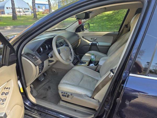 Zils Volvo XC90 2008 Alīta, ar dzinēja tilpumu 2.40 L un nobraukumu 330 tūkst. km par 5500 €, foto 5 vietnē AUTOMOTO.COM.LV