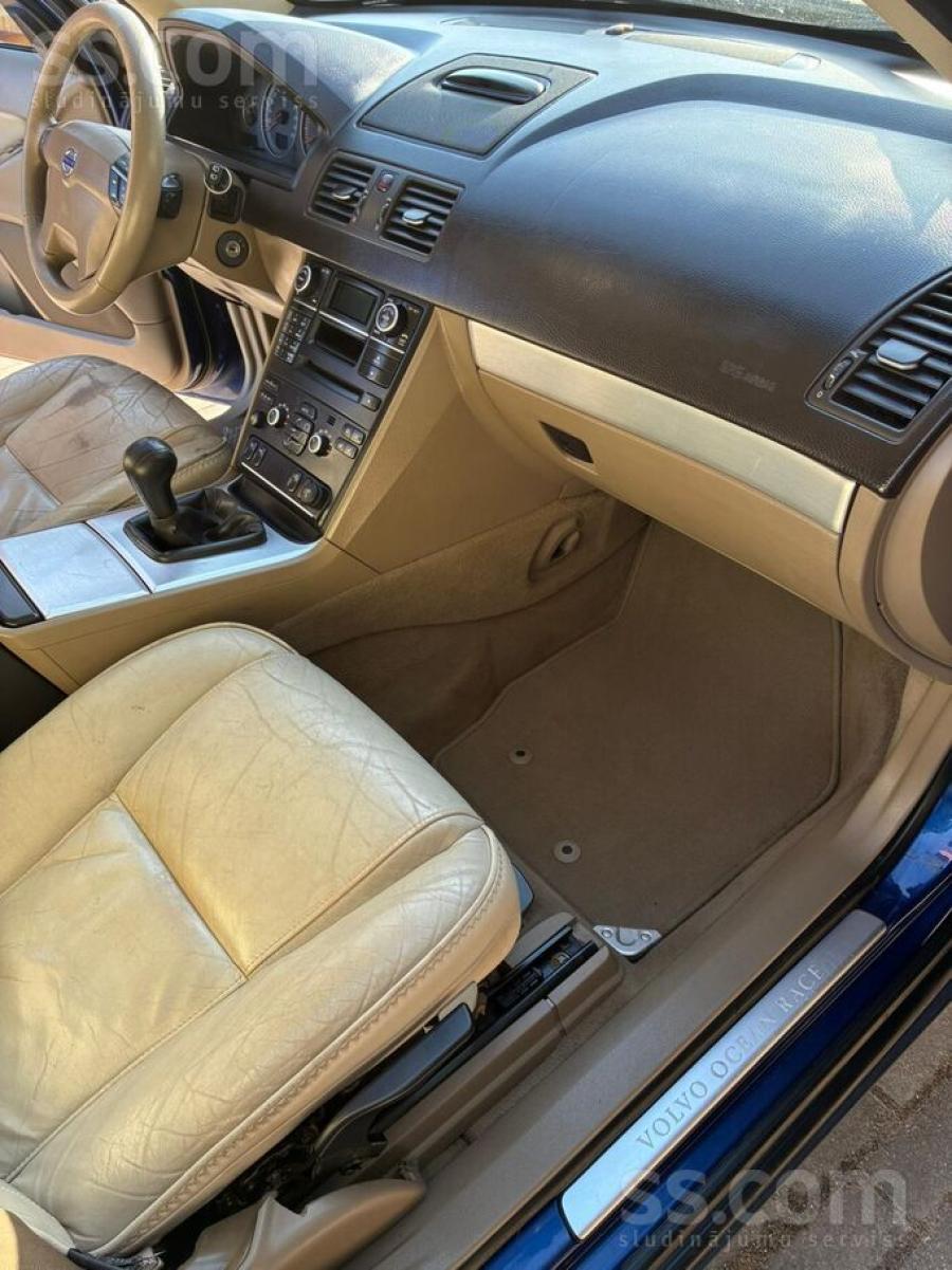 Zils Volvo XC90 2008 Limbaži, ar dzinēja tilpumu 2.40 L un nobraukumu 281 tūkst. km par 6300 €, foto 9 vietnē AUTOMOTO.COM.LV