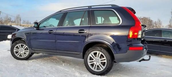 Zils Volvo XC90 2009 Rīga, ar dzinēja tilpumu 2.40 L un nobraukumu 249 tūkst. km par 9200 €, foto 5 vietnē AUTOMOTO.COM.LV