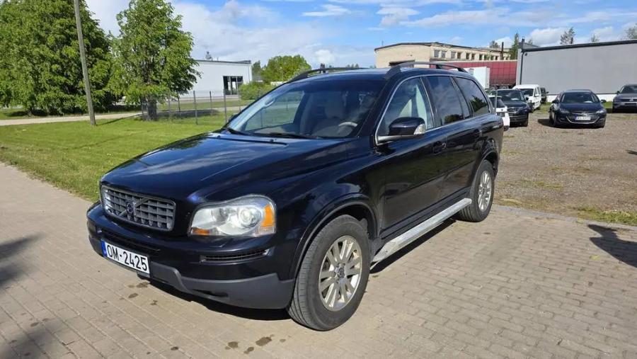 Blue Volvo XC90 2009 in Riga, with an engine capacity of 2.40 L and mileage of 381 thousand km for 5950 €, photo 1 on AUTOMOTO.COM.LV