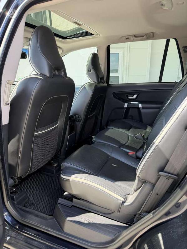 Blue Volvo XC90 2009 in Vilnius, with an engine capacity of 2.40 L and mileage of 298 thousand km for 8500 €, photo 10 on AUTOMOTO.COM.LV
