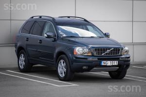 Blue Volvo XC90 2009 in Riga, with an engine capacity of 2.40 L and mileage of 300 thousand km for 5990 €, photo 4 on AUTOMOTO.COM.LV