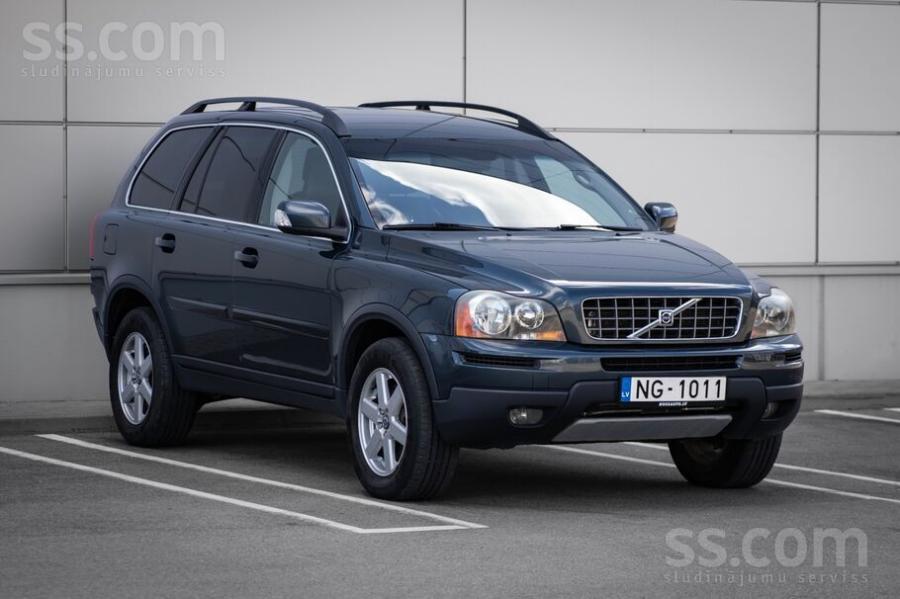 Blue Volvo XC90 2009 in Riga, with an engine capacity of 2.40 L and mileage of 300 thousand km for 5990 €, photo 4 on AUTOMOTO.COM.LV