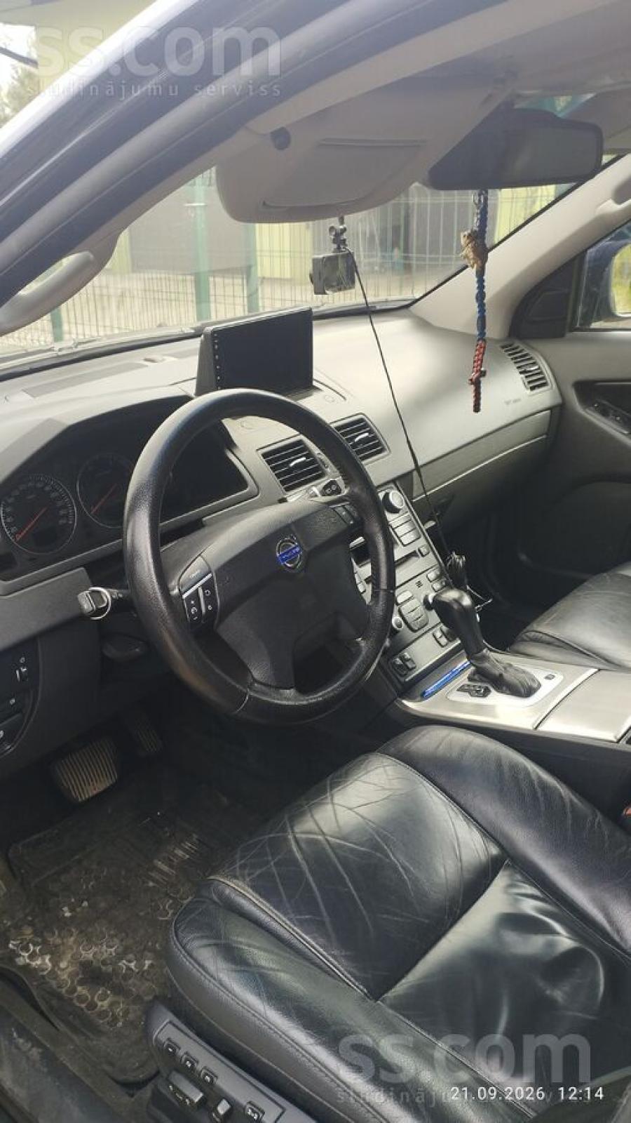 Zils Volvo XC90 2009 Rīga, ar dzinēja tilpumu 2.40 L un nobraukumu 311 tūkst. km par 6500 €, foto 1 vietnē AUTOMOTO.COM.LV