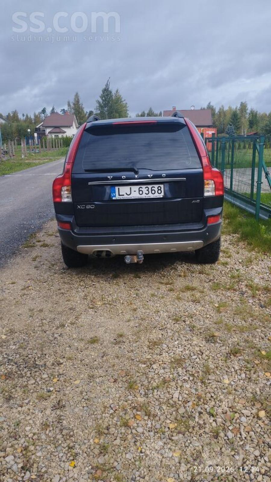 Zils Volvo XC90 2009 Rīga, ar dzinēja tilpumu 2.40 L un nobraukumu 311 tūkst. km par 6500 €, foto 3 vietnē AUTOMOTO.COM.LV