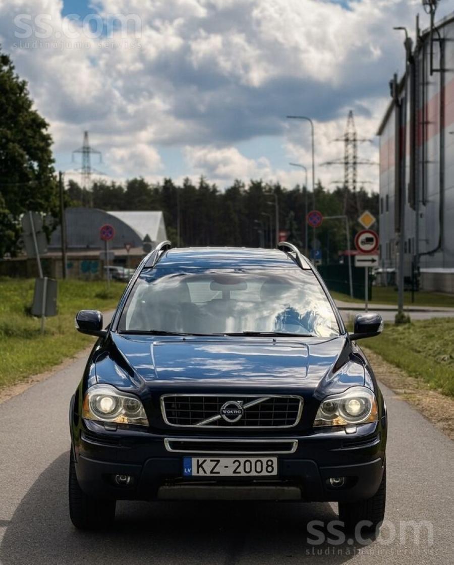 Zils Volvo XC90 2010 Rīga, ar dzinēja tilpumu 2.40 L un nobraukumu 286 tūkst. km par 8500 €, foto 1 vietnē AUTOMOTO.COM.LV