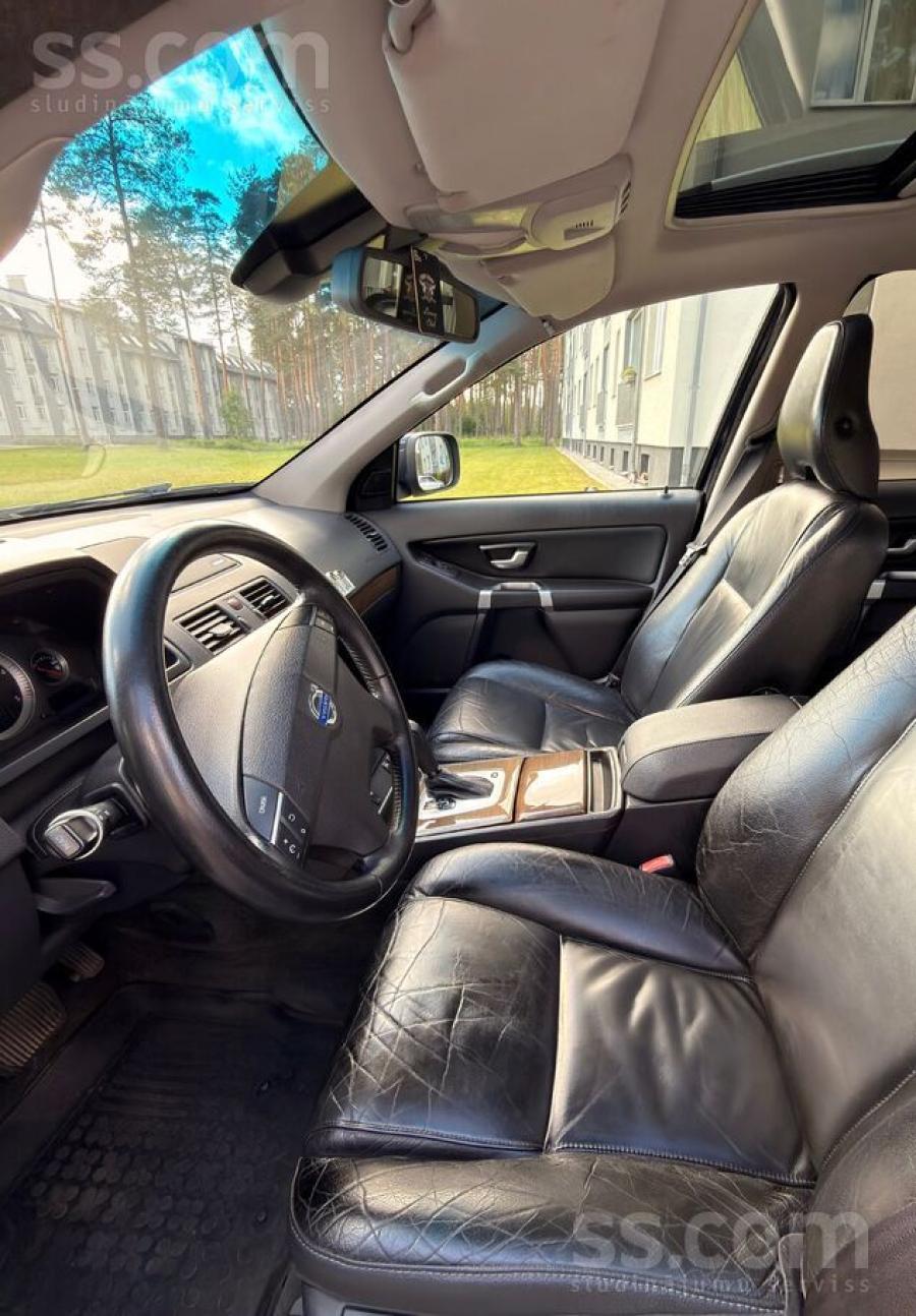 Zils Volvo XC90 2010 Rīga, ar dzinēja tilpumu 2.40 L un nobraukumu 286 tūkst. km par 8500 €, foto 9 vietnē AUTOMOTO.COM.LV