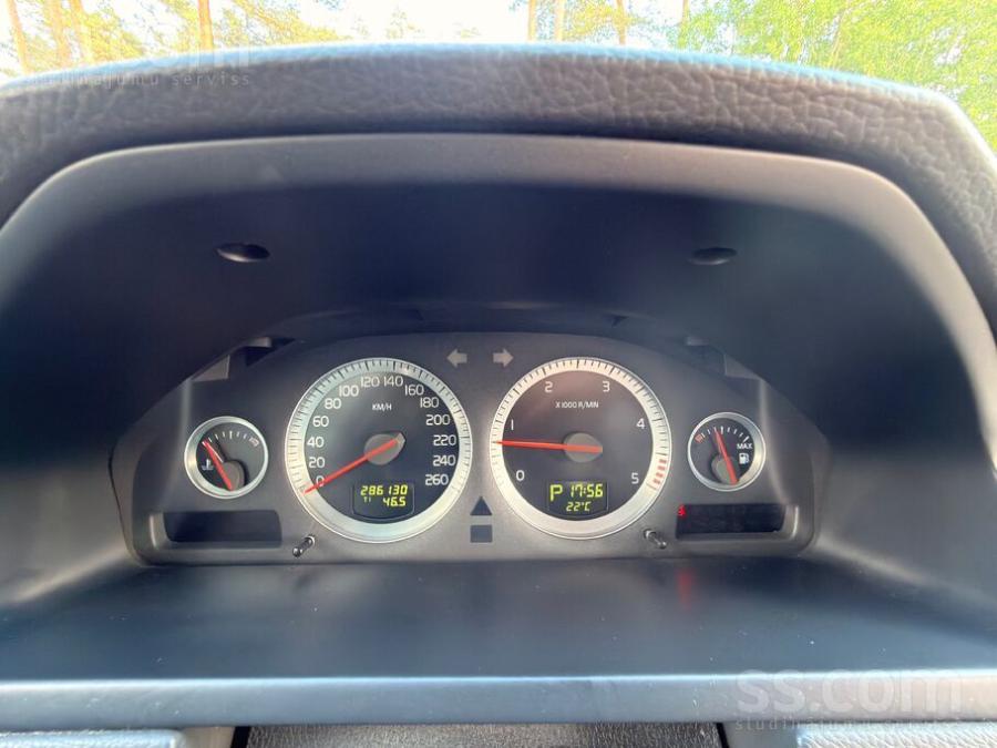 Zils Volvo XC90 2010 Rīga, ar dzinēja tilpumu 2.40 L un nobraukumu 286 tūkst. km par 8500 €, foto 15 vietnē AUTOMOTO.COM.LV