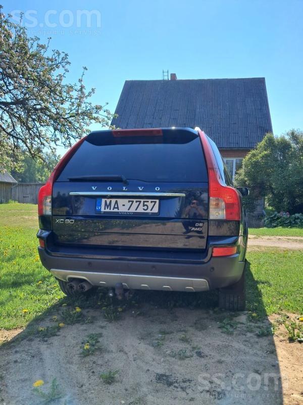 Blue Volvo XC90 2010 in Rezekne, with an engine capacity of 2.40 L and mileage of 210 thousand km for 8700 €, photo 4 on AUTOMOTO.COM.LV