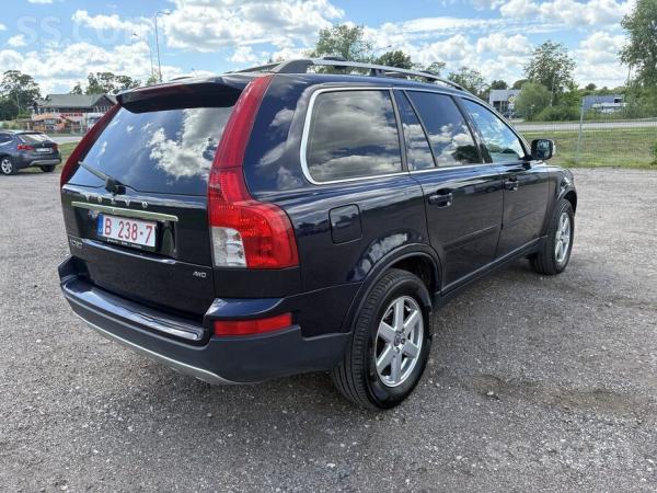 Blue Volvo XC90 2010 in Daugavpils, with an engine capacity of 2.40 L and mileage of 238 thousand km for 7750 €, photo 5 on AUTOMOTO.COM.LV