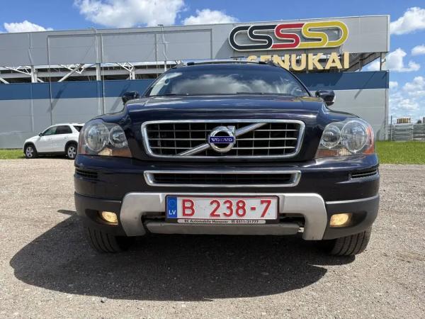 Blue Volvo XC90 2010 in Daugavpils, with an engine capacity of 2.40 L and mileage of 238 thousand km for 7750 €, photo 8 on AUTOMOTO.COM.LV