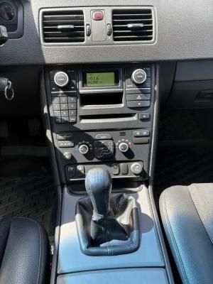 Zils Volvo XC90 2010 Daugavpils, ar dzinēja tilpumu 2.40 L un nobraukumu 238 tūkst. km par 7750 €, foto 12 vietnē AUTOMOTO.COM.LV