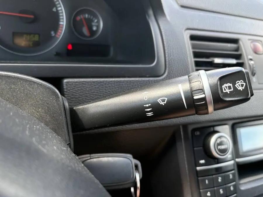 Zils Volvo XC90 2010 Daugavpils, ar dzinēja tilpumu 2.40 L un nobraukumu 238 tūkst. km par 7750 €, foto 15 vietnē AUTOMOTO.COM.LV