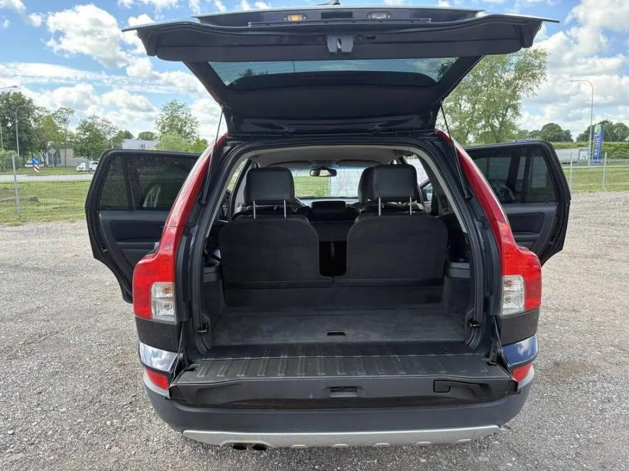 Zils Volvo XC90 2010 Daugavpils, ar dzinēja tilpumu 2.40 L un nobraukumu 238 tūkst. km par 7750 €, foto 24 vietnē AUTOMOTO.COM.LV