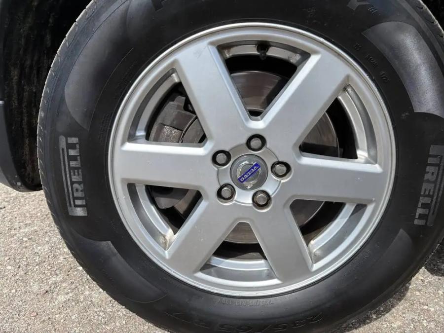 Zils Volvo XC90 2010 Daugavpils, ar dzinēja tilpumu 2.40 L un nobraukumu 238 tūkst. km par 7750 €, foto 27 vietnē AUTOMOTO.COM.LV