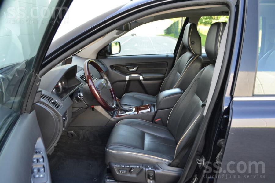 Zils Volvo XC90 2010 Rīga, ar dzinēja tilpumu 2.40 L un nobraukumu 353 tūkst. km par 9950 €, foto 8 vietnē AUTOMOTO.COM.LV