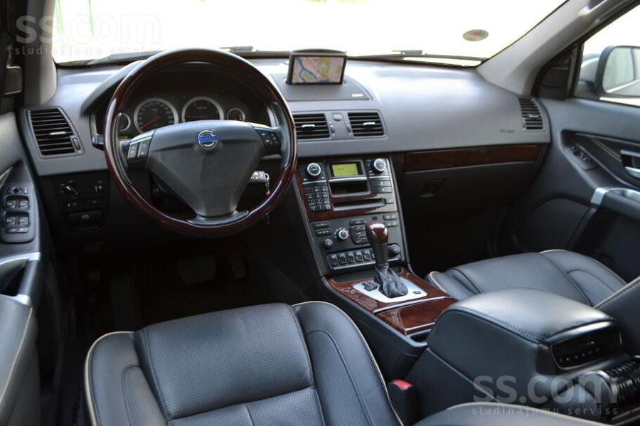 Zils Volvo XC90 2010 Rīga, ar dzinēja tilpumu 2.40 L un nobraukumu 353 tūkst. km par 9950 €, foto 9 vietnē AUTOMOTO.COM.LV