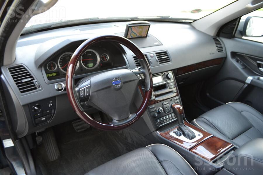Zils Volvo XC90 2010 Rīga, ar dzinēja tilpumu 2.40 L un nobraukumu 353 tūkst. km par 9950 €, foto 17 vietnē AUTOMOTO.COM.LV