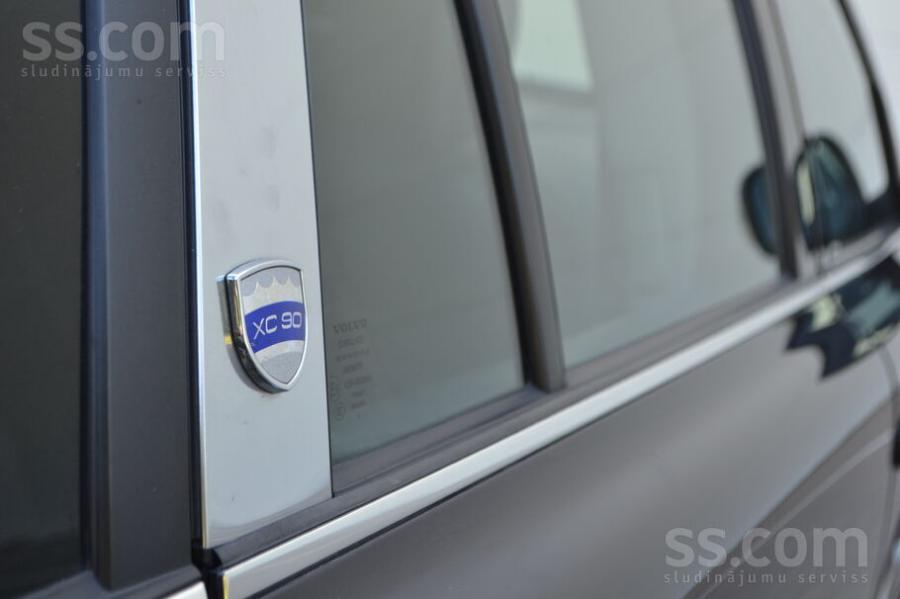 Zils Volvo XC90 2010 Rīga, ar dzinēja tilpumu 2.40 L un nobraukumu 353 tūkst. km par 9950 €, foto 35 vietnē AUTOMOTO.COM.LV