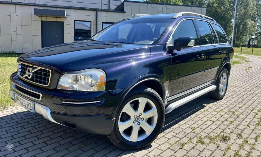 Blue Volvo XC90 2010 in Taurage, with an engine capacity of 2.40 L and mileage of 248 thousand km for 7900 €, photo 1 on AUTOMOTO.COM.LV