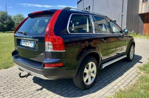 Blue Volvo XC90 2010 in Taurage, with an engine capacity of 2.40 L and mileage of 248 thousand km for 7900 €, photo 5 on AUTOMOTO.COM.LV