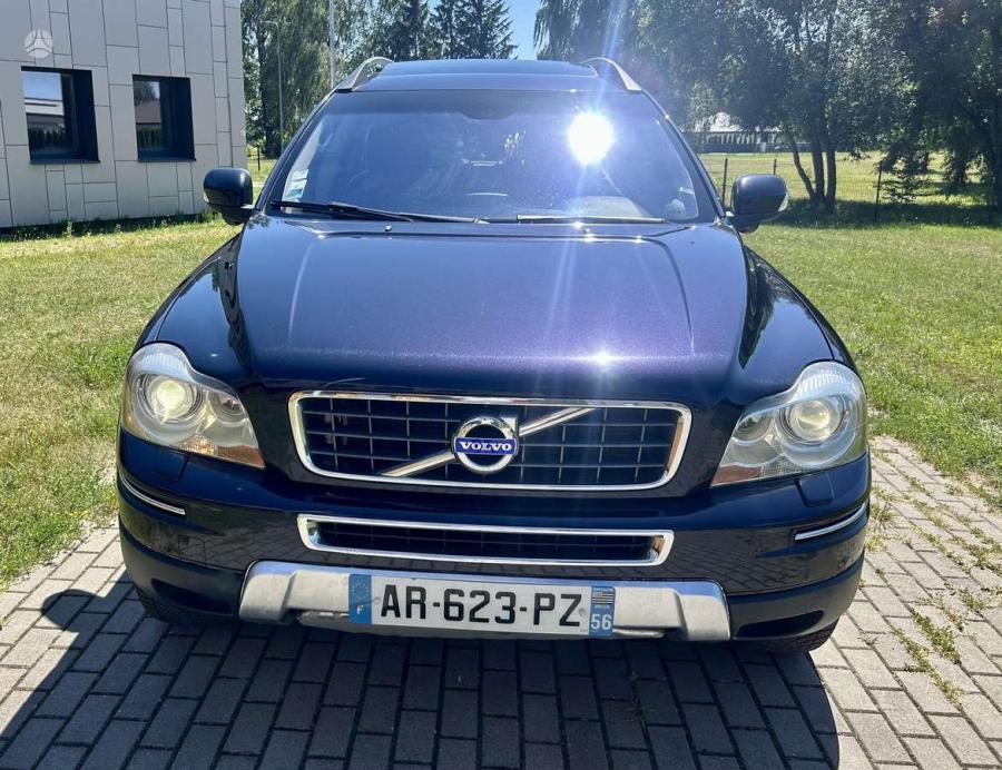 Blue Volvo XC90 2010 in Taurage, with an engine capacity of 2.40 L and mileage of 248 thousand km for 7900 €, photo 7 on AUTOMOTO.COM.LV