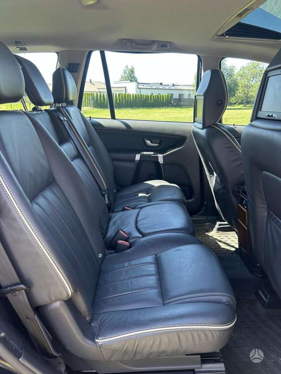 Blue Volvo XC90 2010 in Taurage, with an engine capacity of 2.40 L and mileage of 248 thousand km for 7900 €, photo 10 on AUTOMOTO.COM.LV