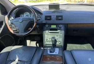 Blue Volvo XC90 2010 in Taurage, with an engine capacity of 2.40 L and mileage of 248 thousand km for 7900 €, photo 12 on AUTOMOTO.COM.LV