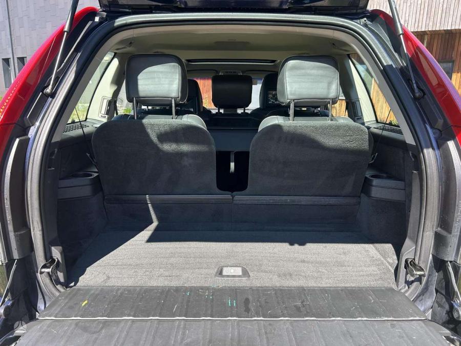 Blue Volvo XC90 2010 in Taurage, with an engine capacity of 2.40 L and mileage of 248 thousand km for 7900 €, photo 22 on AUTOMOTO.COM.LV