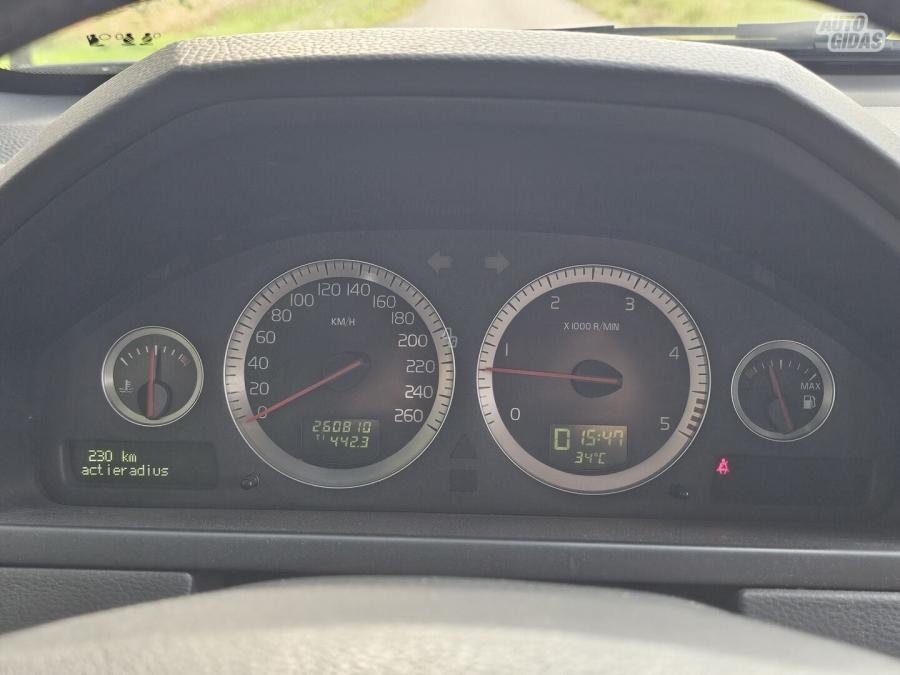 Zils Volvo XC90 2010 Ariogala, ar dzinēja tilpumu 2.40 L un nobraukumu 260 tūkst. km par 10000 €, foto 10 vietnē AUTOMOTO.COM.LV