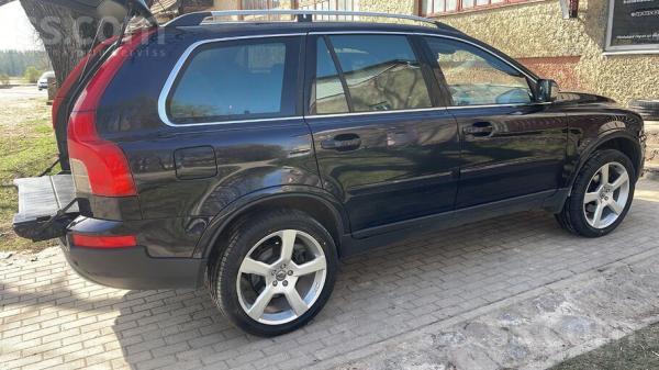 Blue Volvo XC90 2010 in Riga, with an engine capacity of 2.40 L and mileage of 304 thousand km for 9000 €, photo 5 on AUTOMOTO.COM.LV