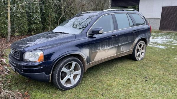 Blue Volvo XC90 2010 in Riga, with an engine capacity of 2.40 L and mileage of 304 thousand km for 9000 €, photo 3 on AUTOMOTO.COM.LV