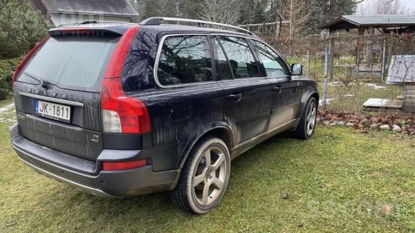 Blue Volvo XC90 2010 in Riga, with an engine capacity of 2.40 L and mileage of 304 thousand km for 9000 €, photo 4 on AUTOMOTO.COM.LV