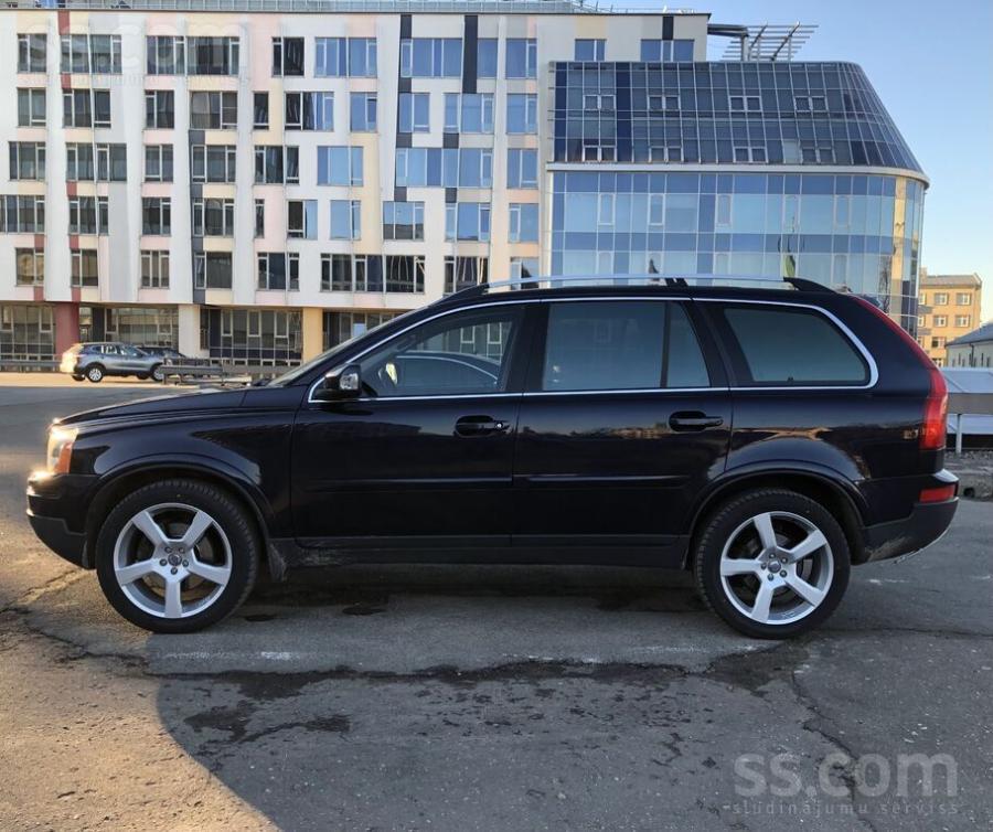 Blue Volvo XC90 2010 in Riga, with an engine capacity of 2.40 L and mileage of 302 thousand km for 8000 €, photo 1 on AUTOMOTO.COM.LV