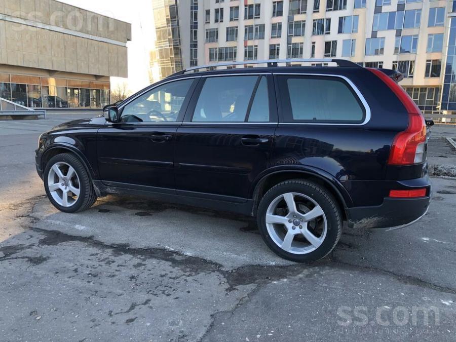 Blue Volvo XC90 2010 in Riga, with an engine capacity of 2.40 L and mileage of 302 thousand km for 8000 €, photo 9 on AUTOMOTO.COM.LV