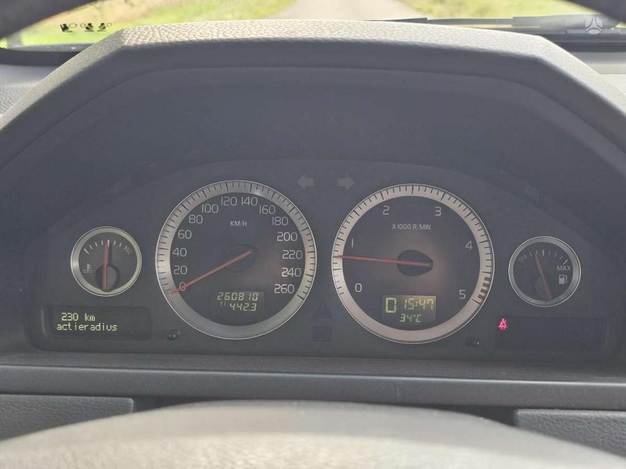 Zils Volvo XC90 2010 Ariogala, ar dzinēja tilpumu 2.40 L un nobraukumu 260 tūkst. km par 9500 €, foto 9 vietnē AUTOMOTO.COM.LV