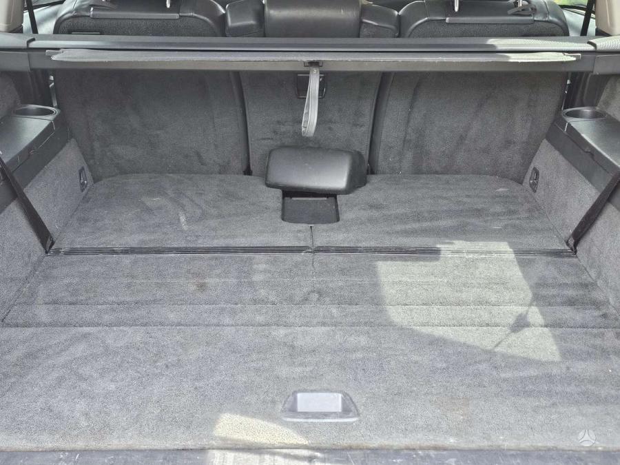 Zils Volvo XC90 2010 Ariogala, ar dzinēja tilpumu 2.40 L un nobraukumu 260 tūkst. km par 9500 €, foto 17 vietnē AUTOMOTO.COM.LV