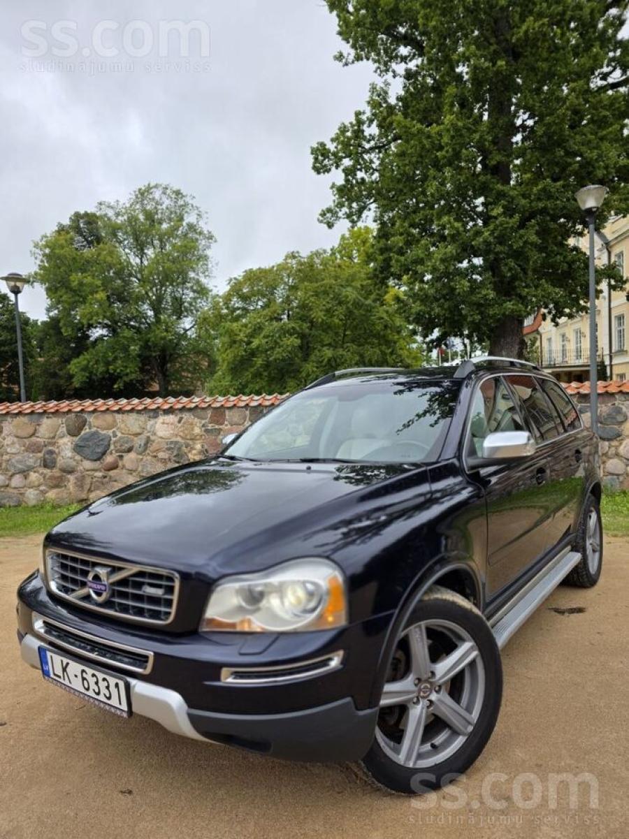 Blue Volvo XC90 2010 in Riga, with an engine capacity of 2.40 L and mileage of 246 thousand km for 7700 €, photo 1 on AUTOMOTO.COM.LV